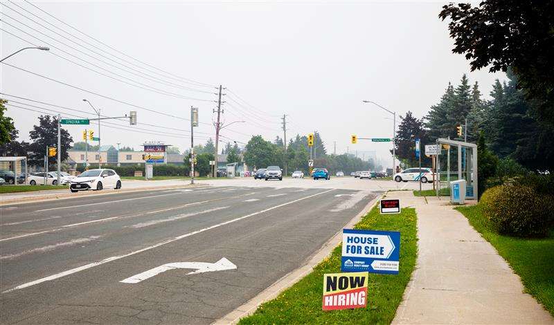 New sign bylaw ‘enhances road safety’: Region – Markham Review